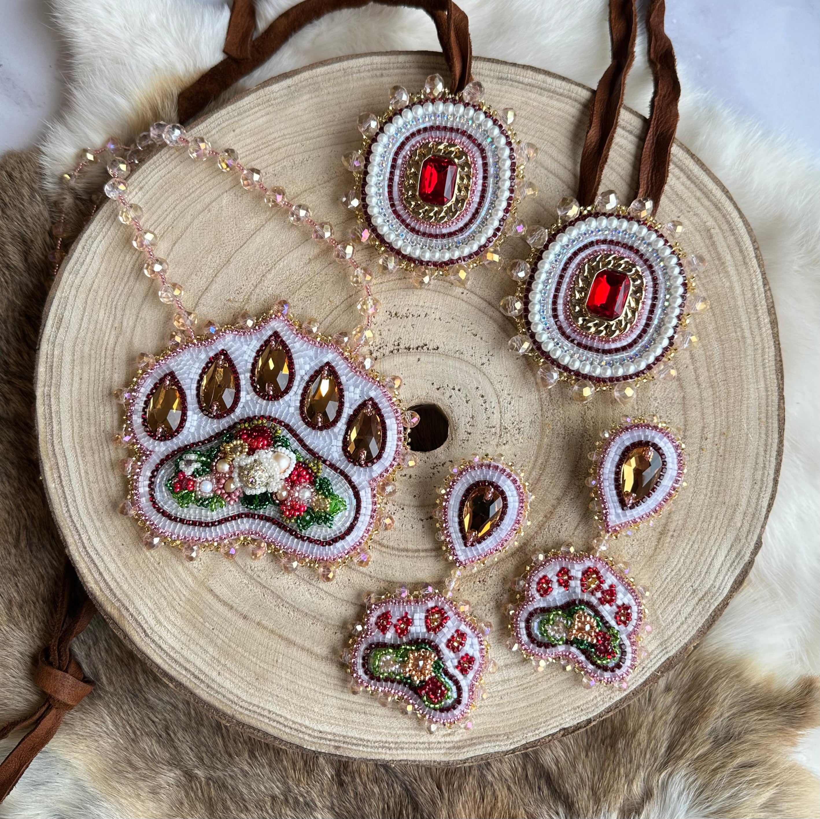 Mercedes G. Bear Paw Set – Wanuskewin Collective