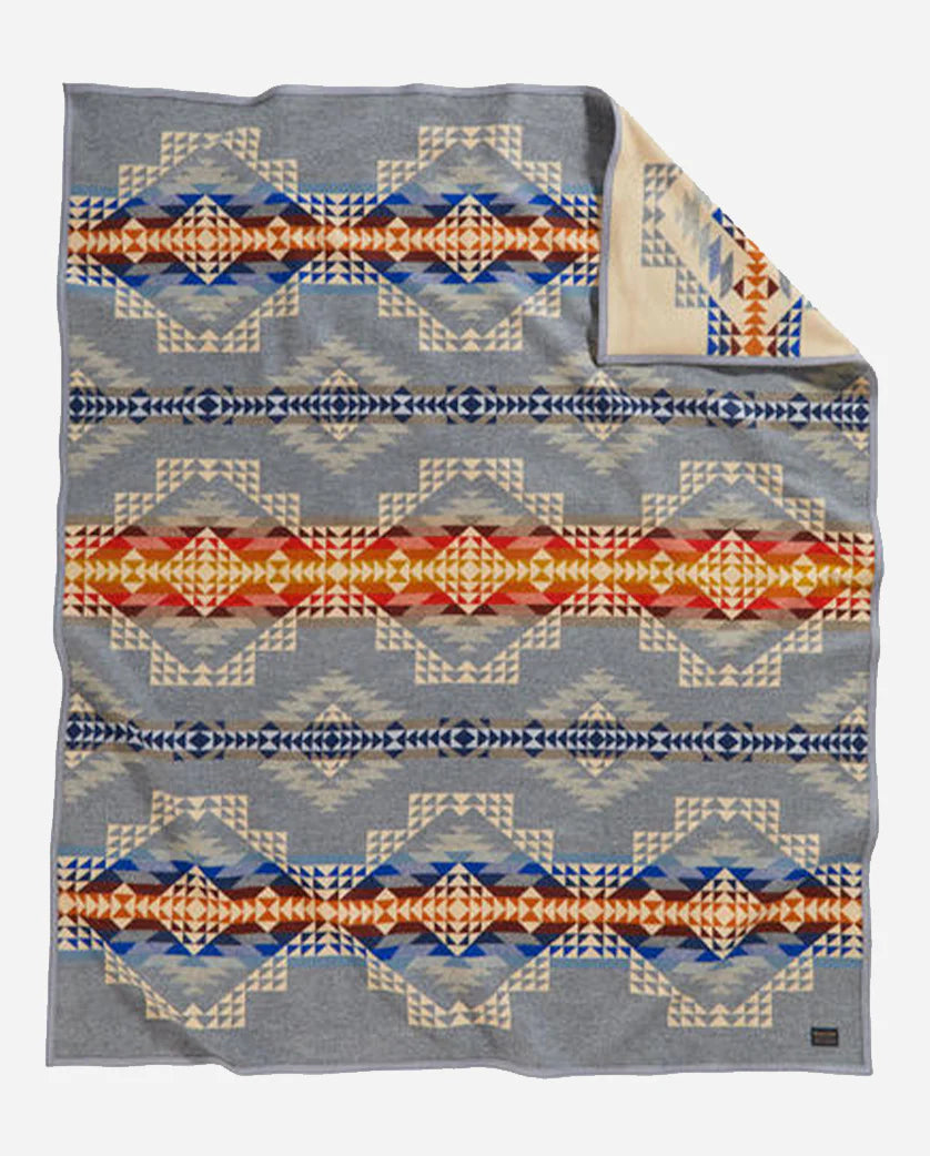 Pendleton Smith Rock Blanket Grey – Wanuskewin Gift Shop